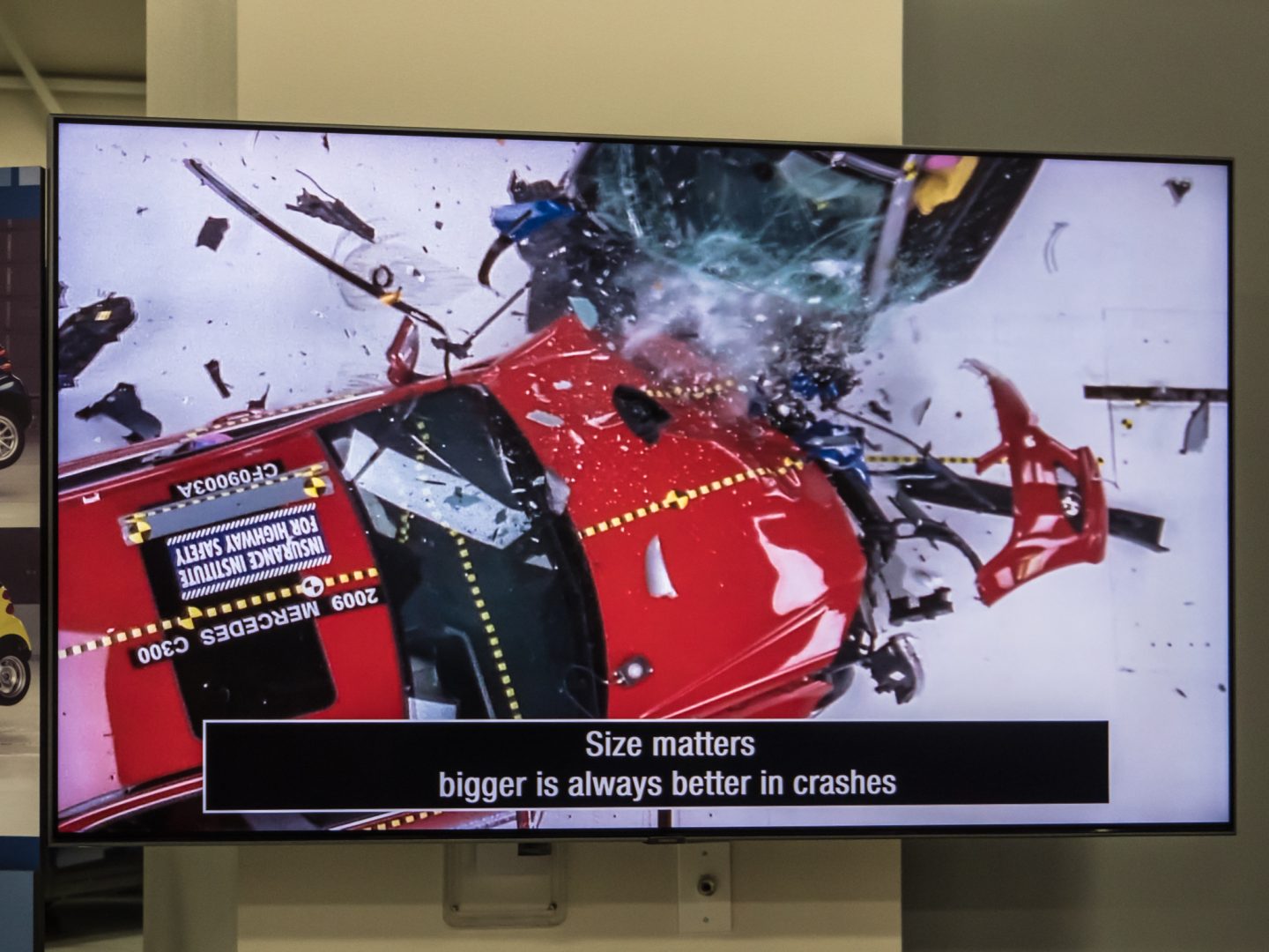 This institute crash-tests cars to make us all safer - Ars Technica
