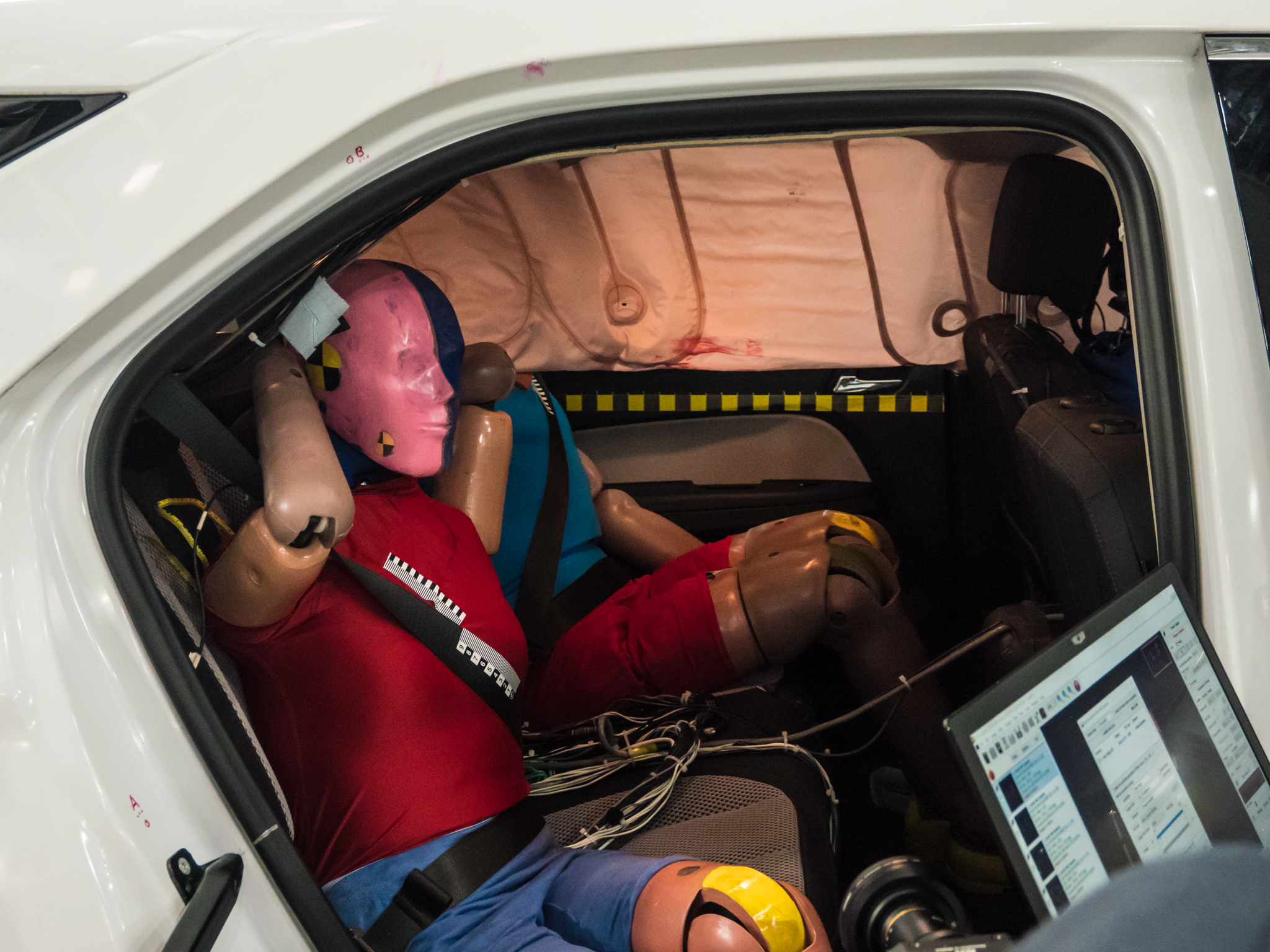 This institute crash-tests cars to make us all safer - Ars Technica