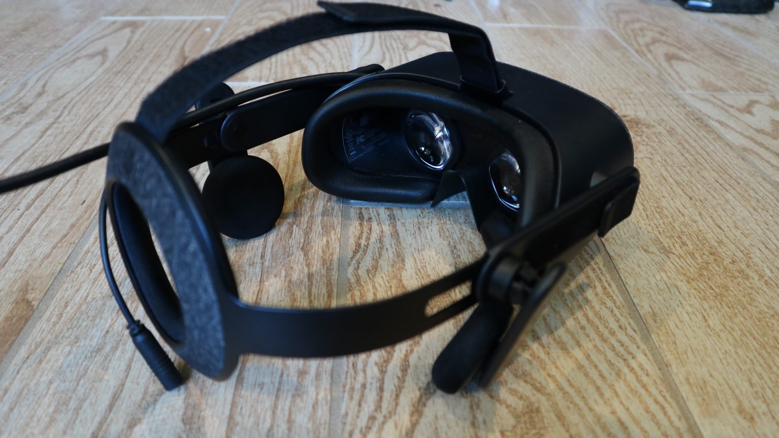 Two “inside-out” VR headsets, reviewed: The $400 Oculus Rift S, $600 HP ...