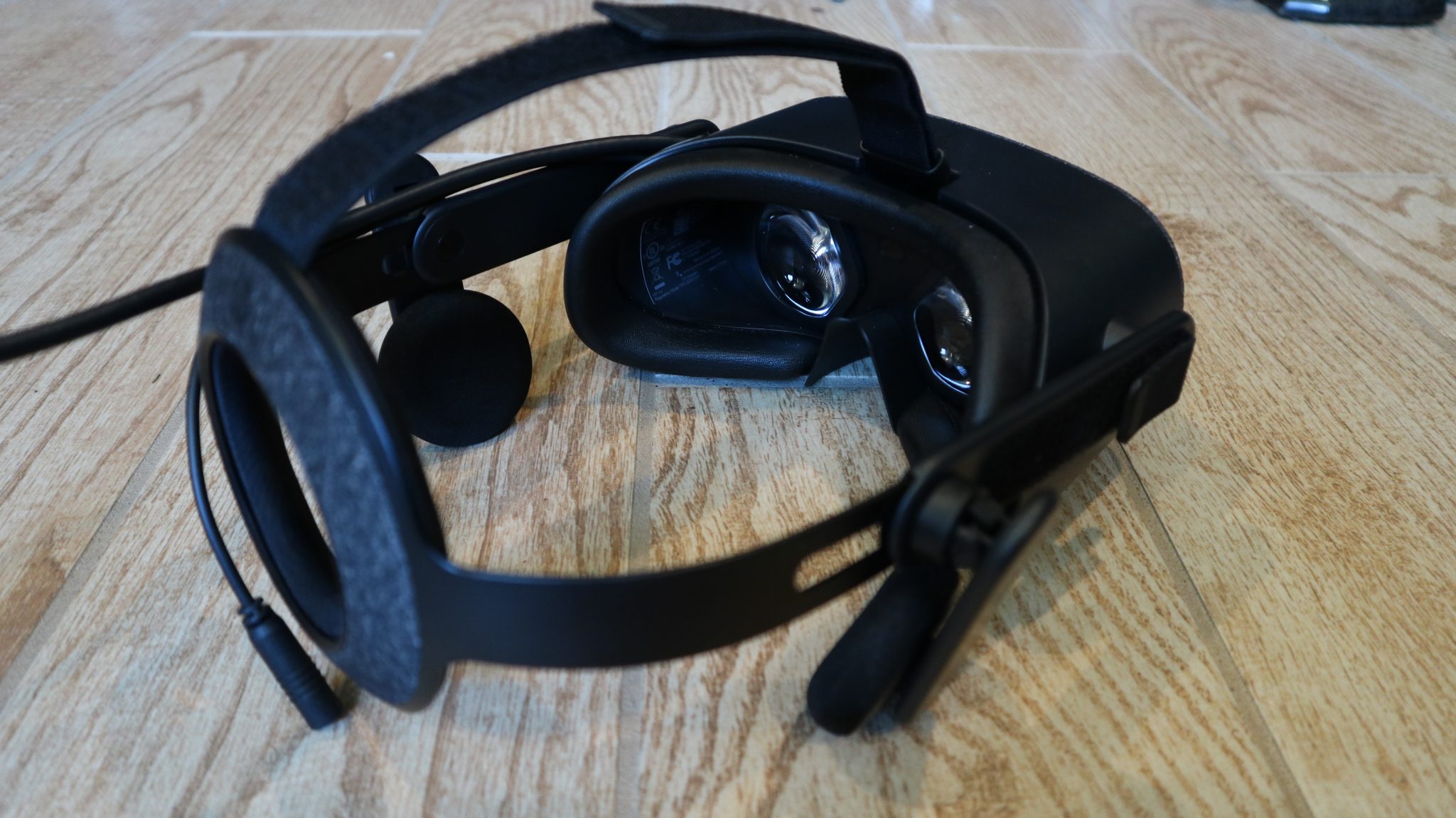 Two “inside-out” VR headsets, reviewed: The $400 Oculus Rift S, $600 HP ...