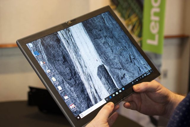 Lenovo shows off a folding-screen laptop, coming some time in 2020 ...