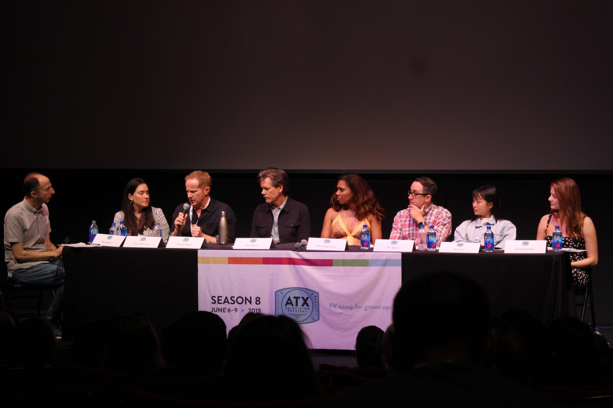 Kevin Bacon shares the Tremors TV pilot—Val is washed, Graboids are ...