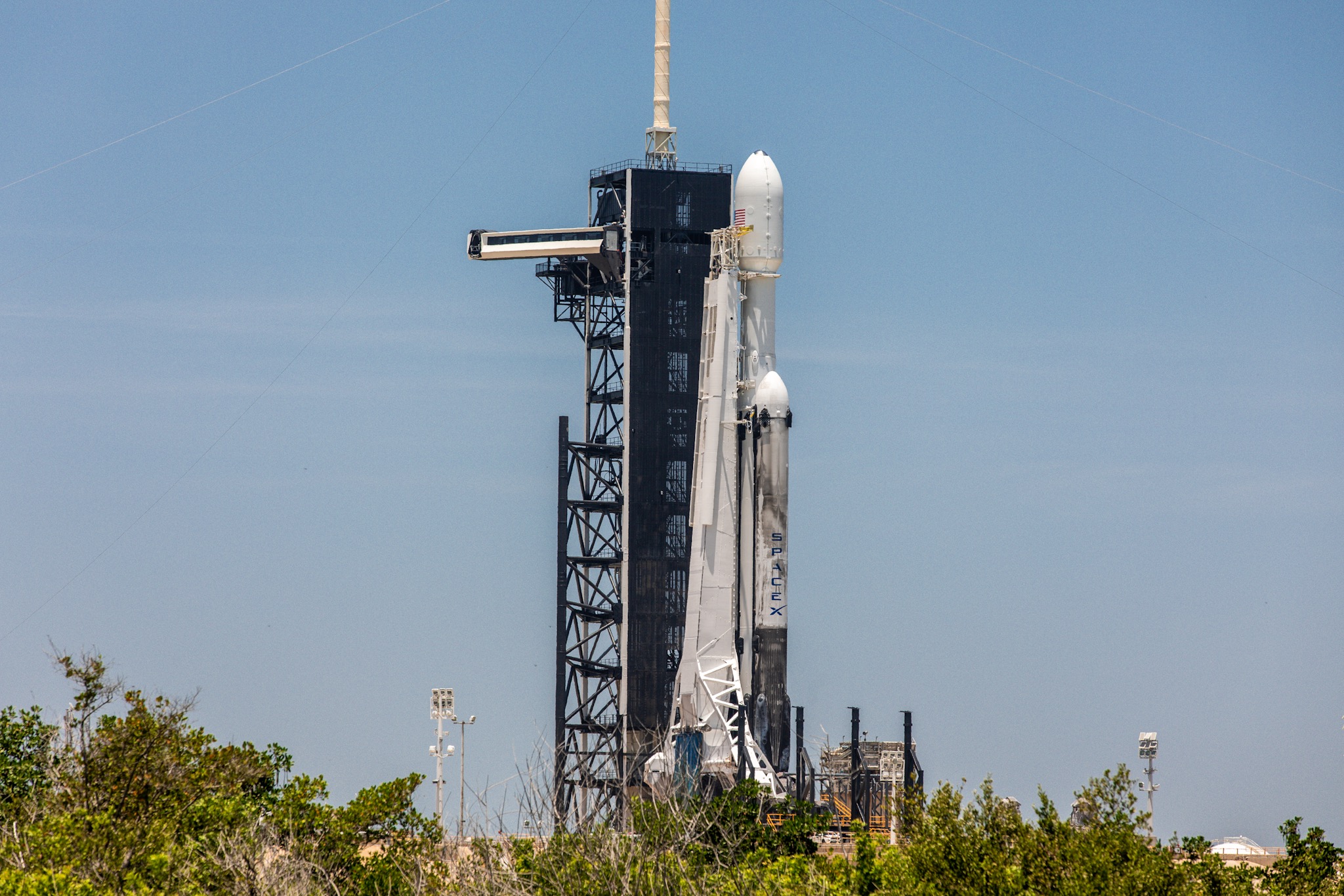 The Falcon Heavy rocket launched early Tuesday—two cores made it back ...