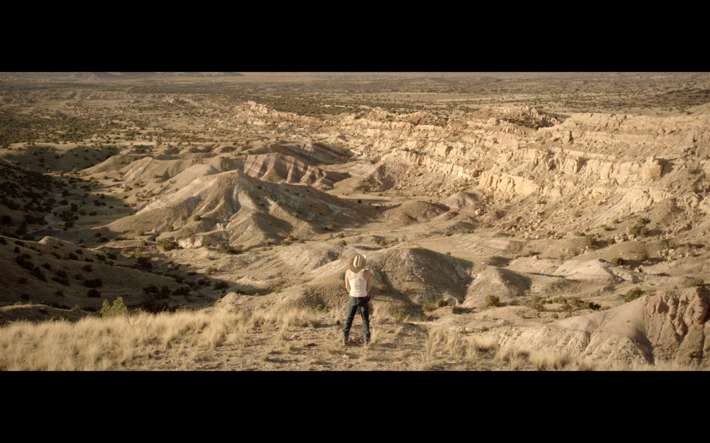 Kevin Bacon shares the Tremors TV pilot—Val is washed, Graboids are ...