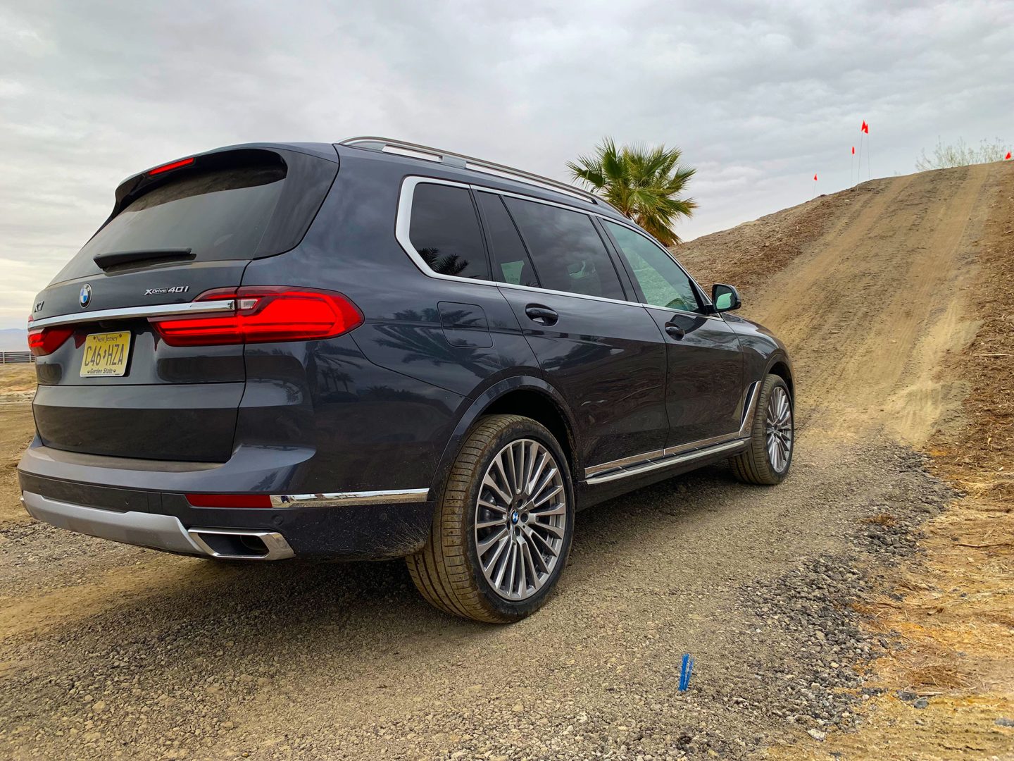Go big and go home: The BMW X7 reviewed - Ars Technica