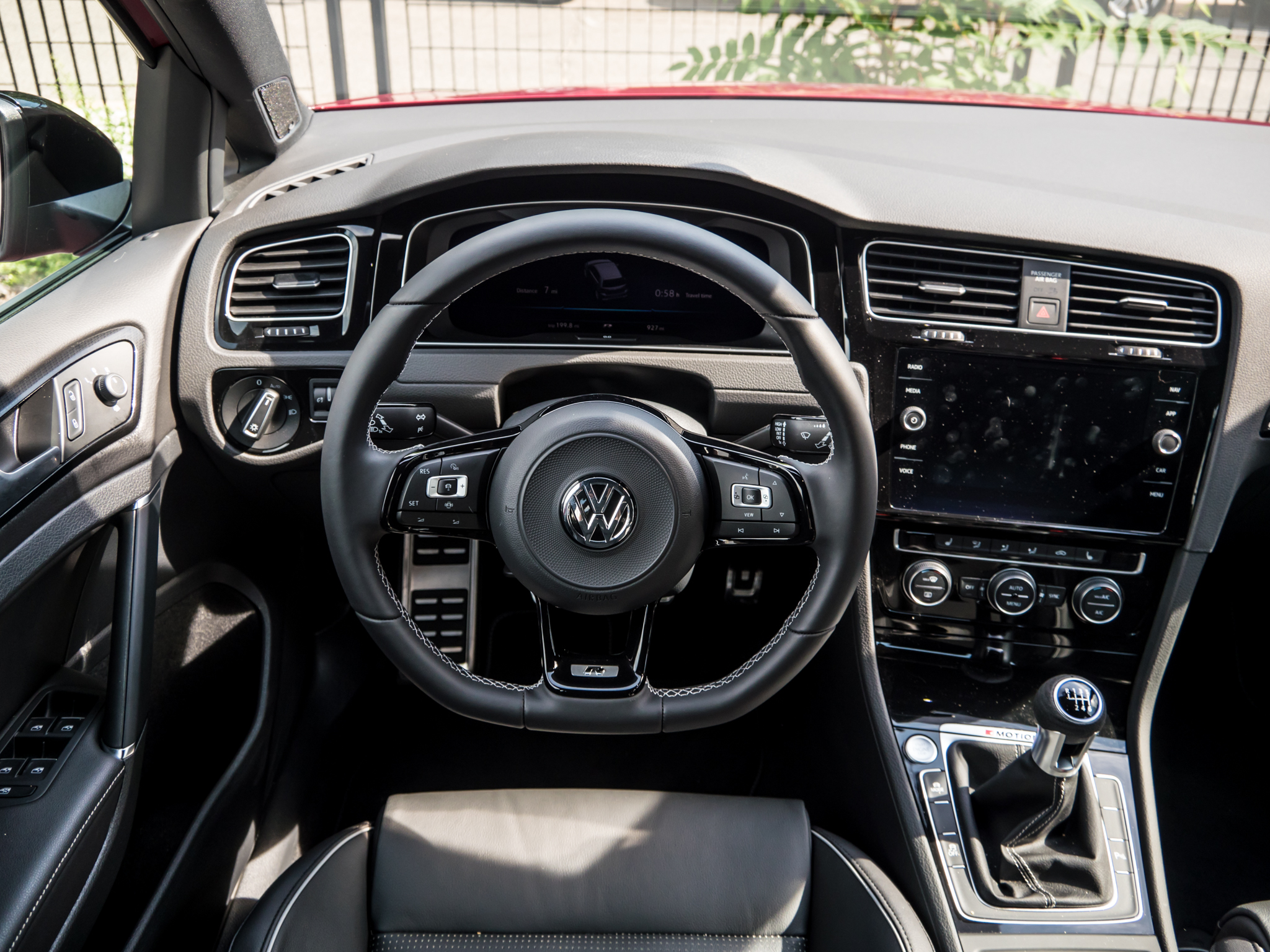 The 2019 Volkswagen Golf R is king of the hot hatches - Ars Technica