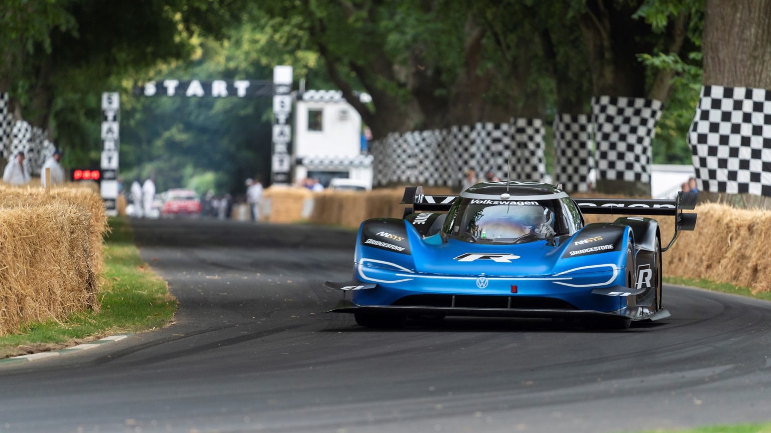 VW’s crazy electric car breaks F1 record at the Goodwood Festival of ...