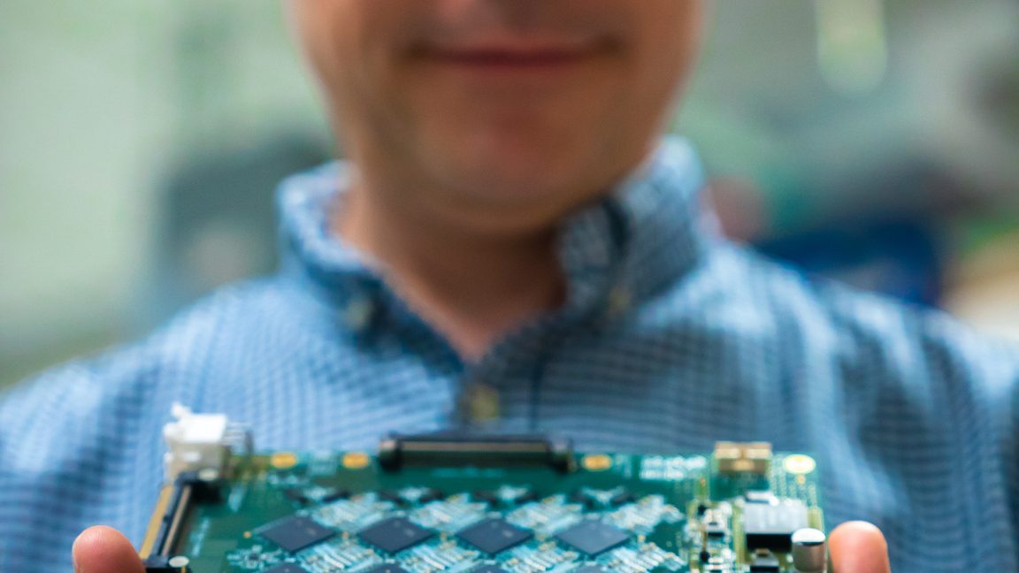 Brains scale better than CPUs. So Intel is building brains - Ars Technica