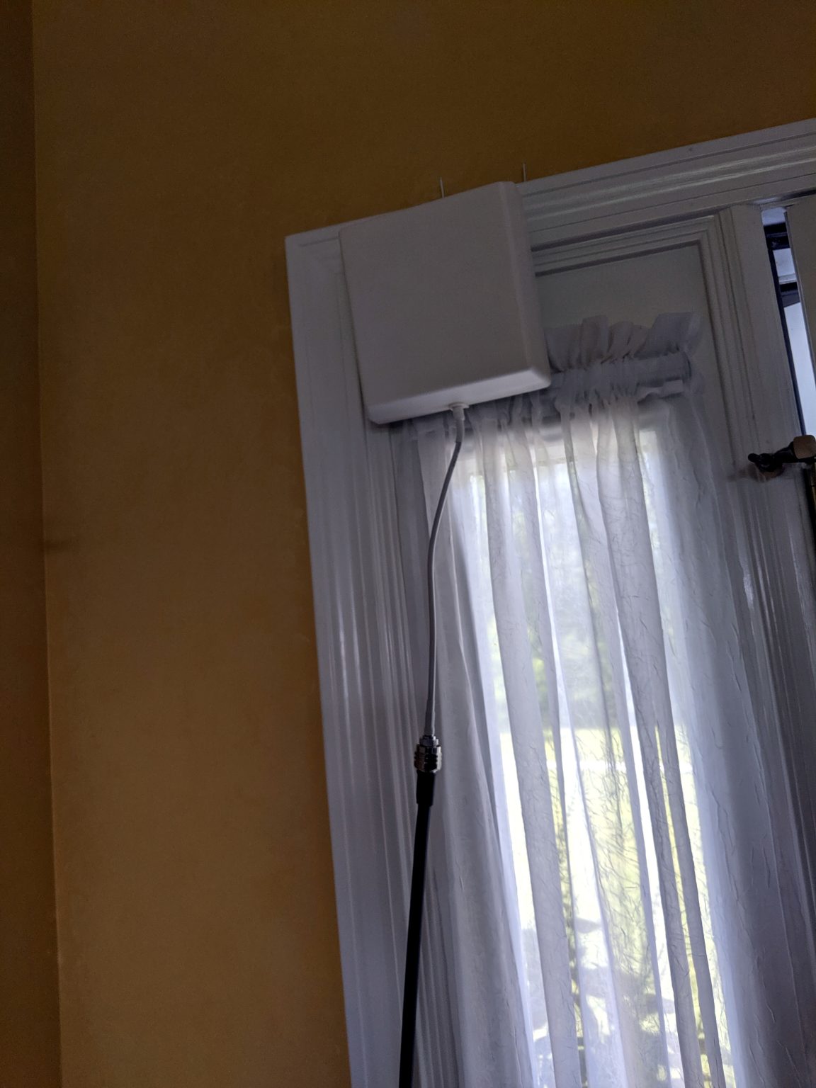 Ars reviews three cell signal boosters—and they actually work - Ars ...