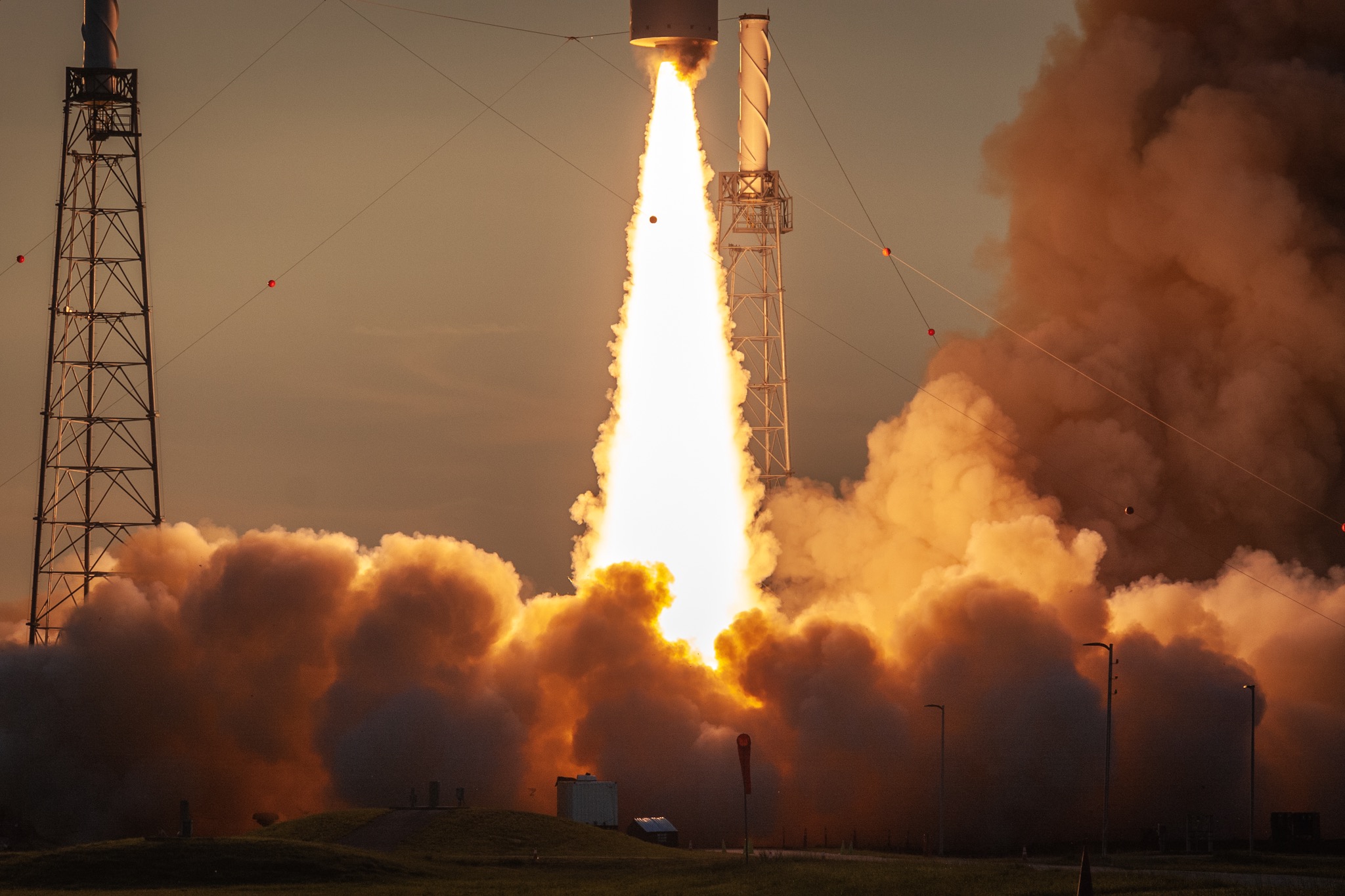 The Orion spacecraft flew Tuesday morning, and it looked pretty ...