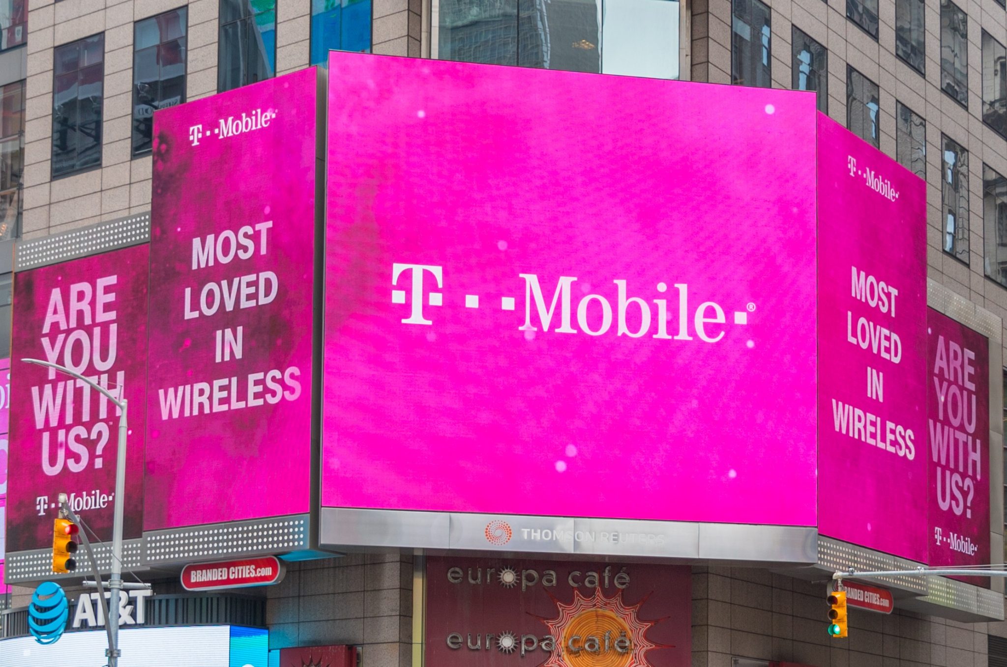 T-Mobile says it can’t be sued by users because of forced-arbitration ...