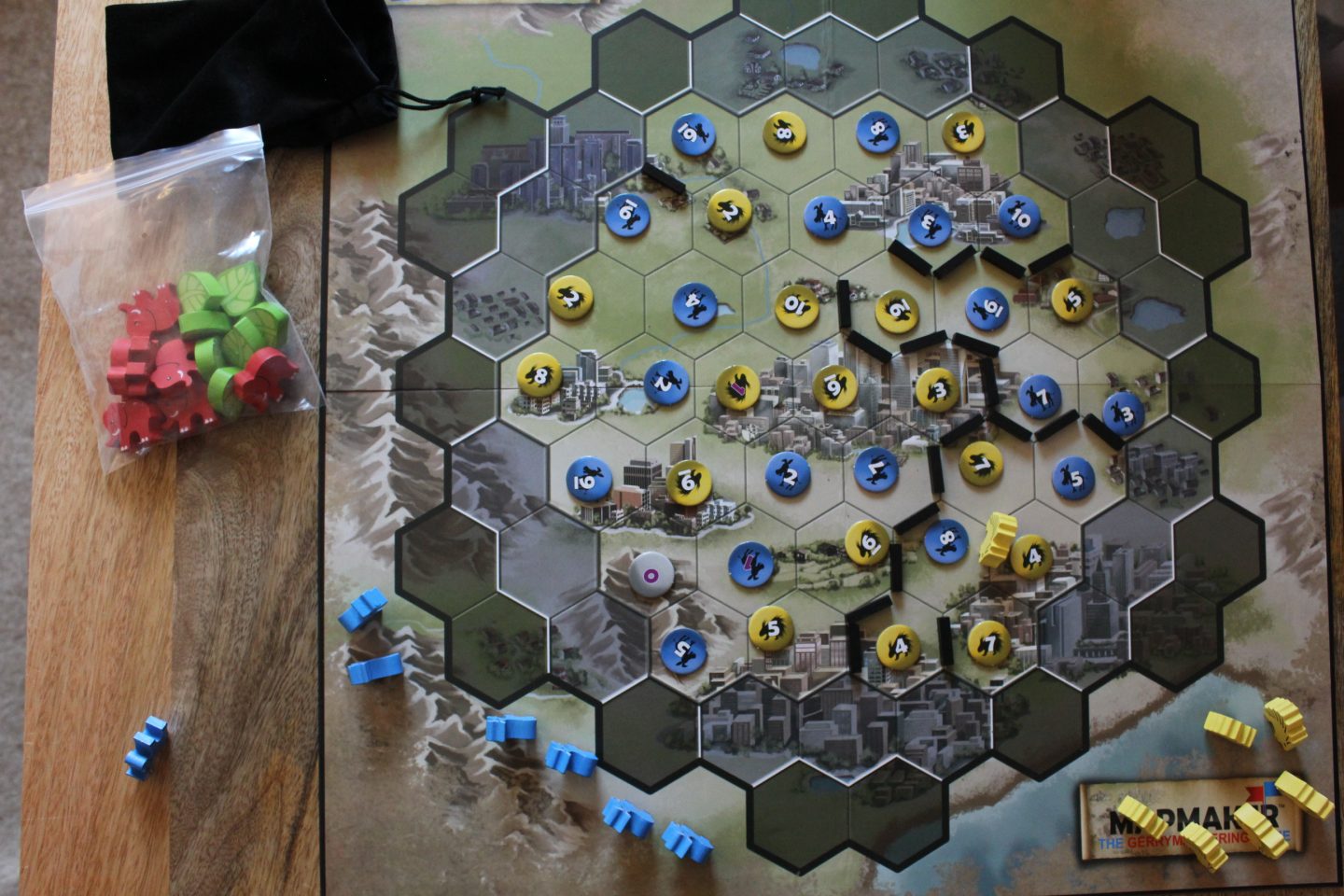 Mapmaker: The Gerrymandering game that puts the fun in undermining ...
