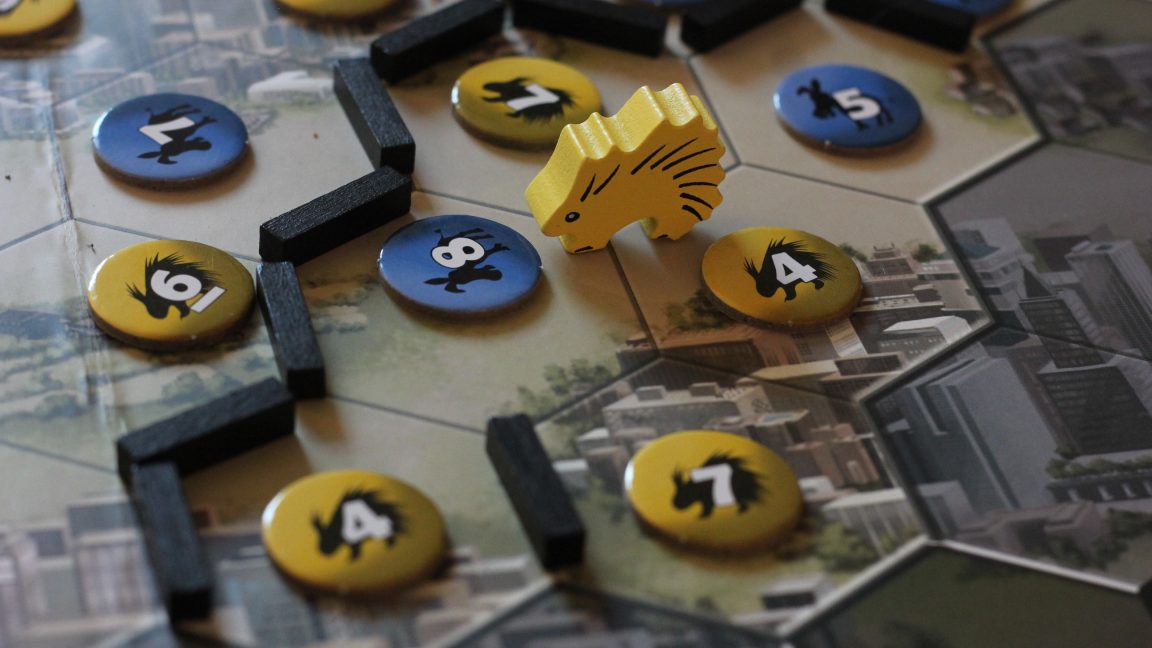 Mapmaker: The Gerrymandering game that puts the fun in undermining ...