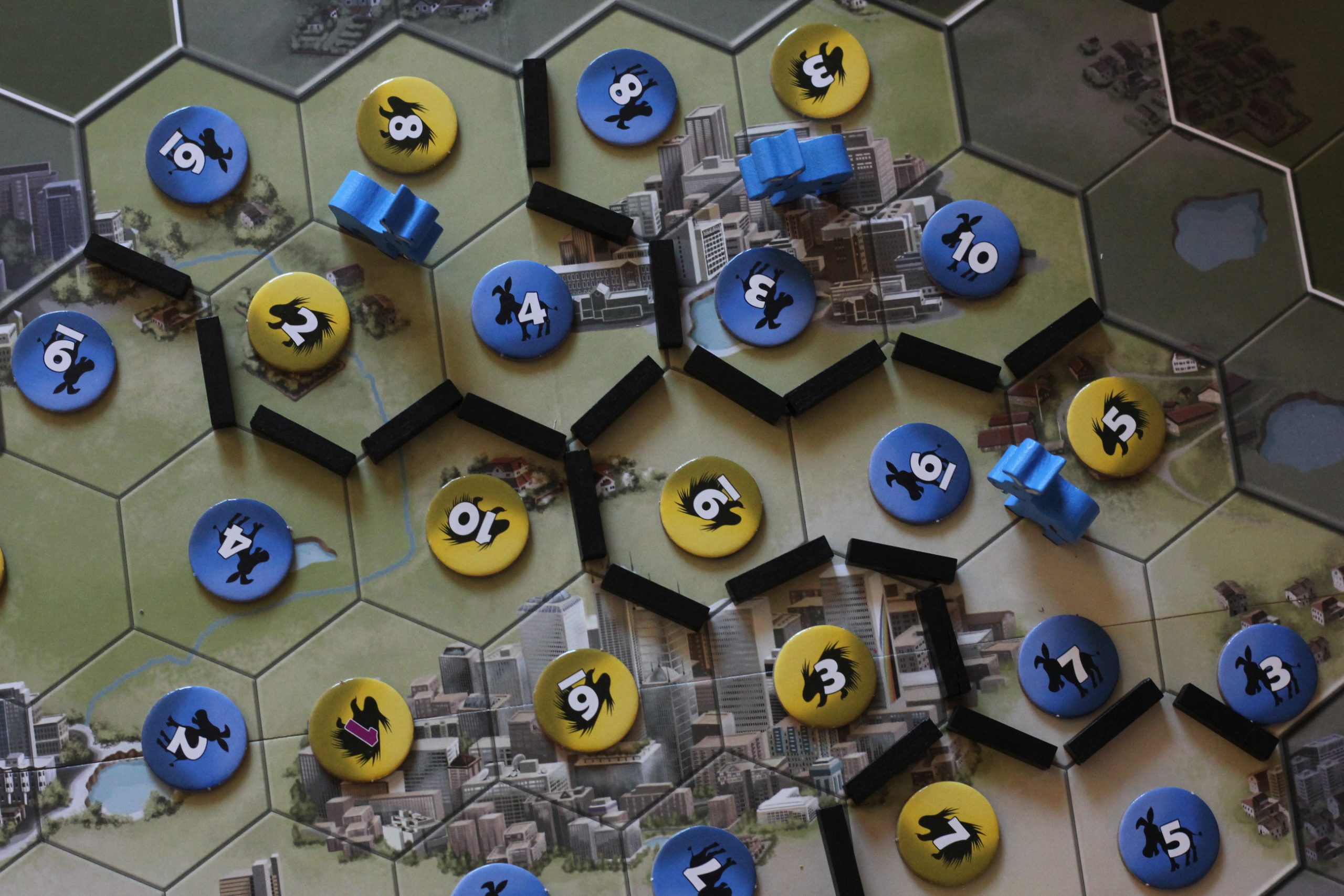 Mapmaker: The Gerrymandering game that puts the fun in undermining ...