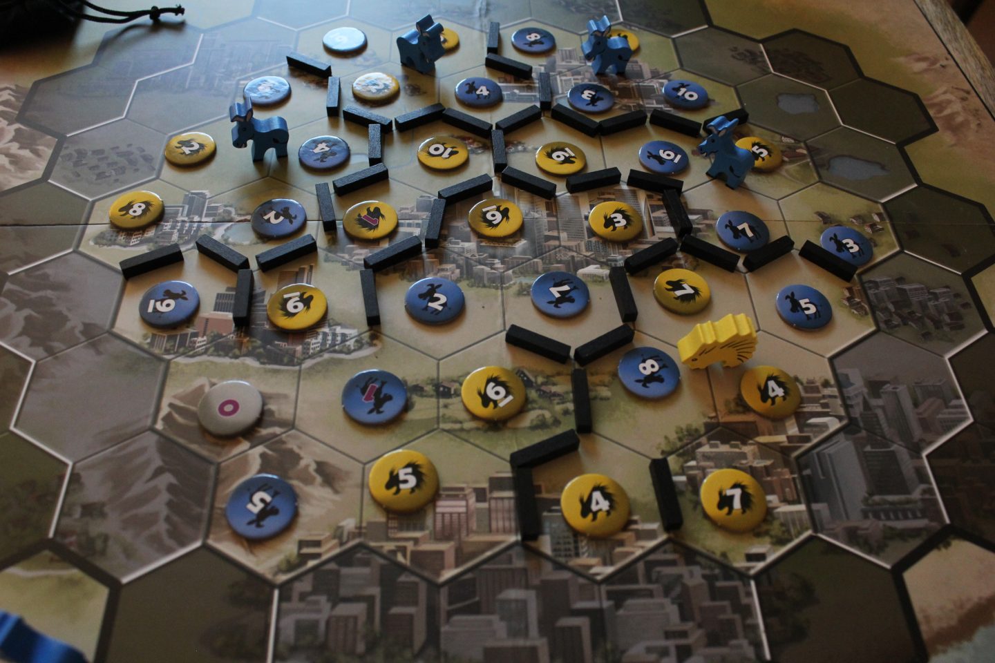Mapmaker: The Gerrymandering game that puts the fun in undermining ...