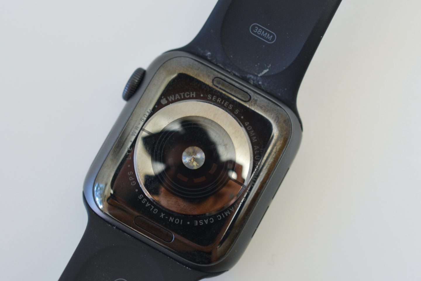 Apple Watch Series 5 review: A better, more independent timepiece - Ars ...