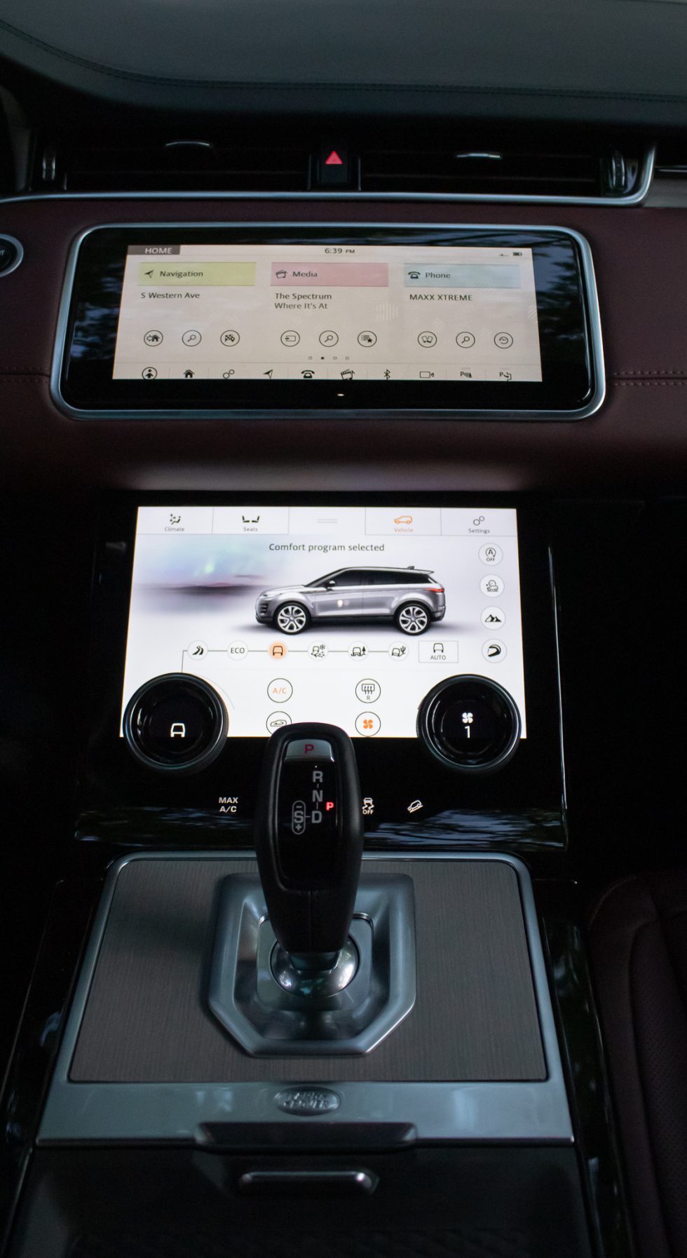 Review: 2020 Range Rover Evoque goes big on luxury, price tag - Ars ...