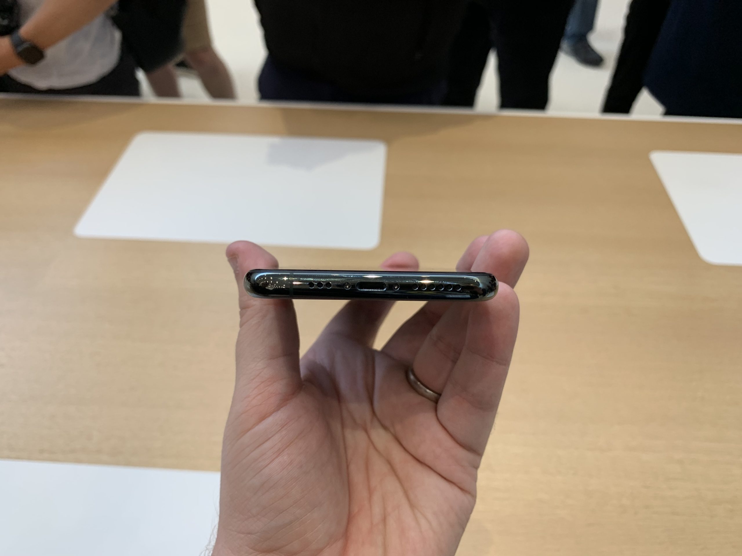 Apple releases iPhone 11, iPhone 11 Pro, and Apple Watch series 5 - Ars ...