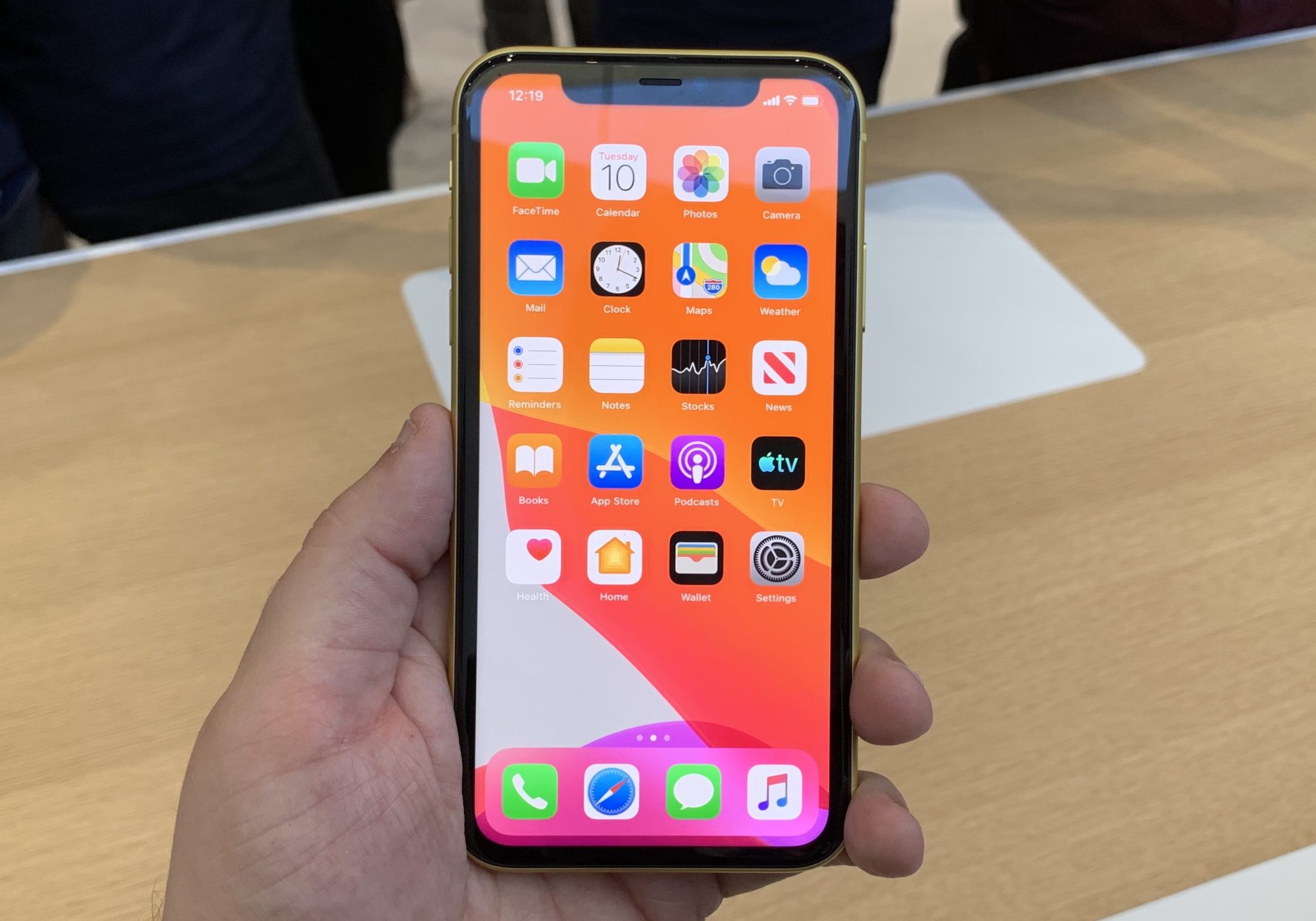 Apple releases iPhone 11, iPhone 11 Pro, and Apple Watch series 5 - Ars ...