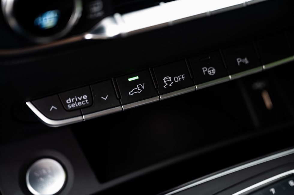 On the road with Audi’s new Q5 and A8 TFSI e plug-in hybrids - Ars Technica