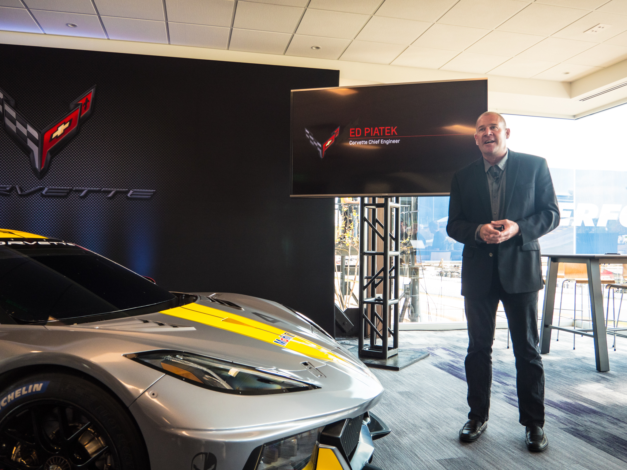 Behold Corvette’s new racing car, now with its engine in the middle ...