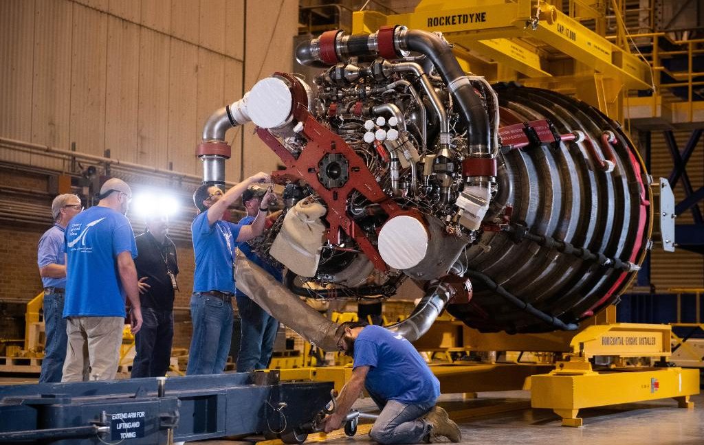After a “corrective action,” Boeing back at work on SLS rocket core ...