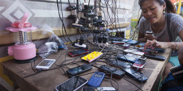 Inexpensive, unpatched phones put billions of users’ privacy at risk ...