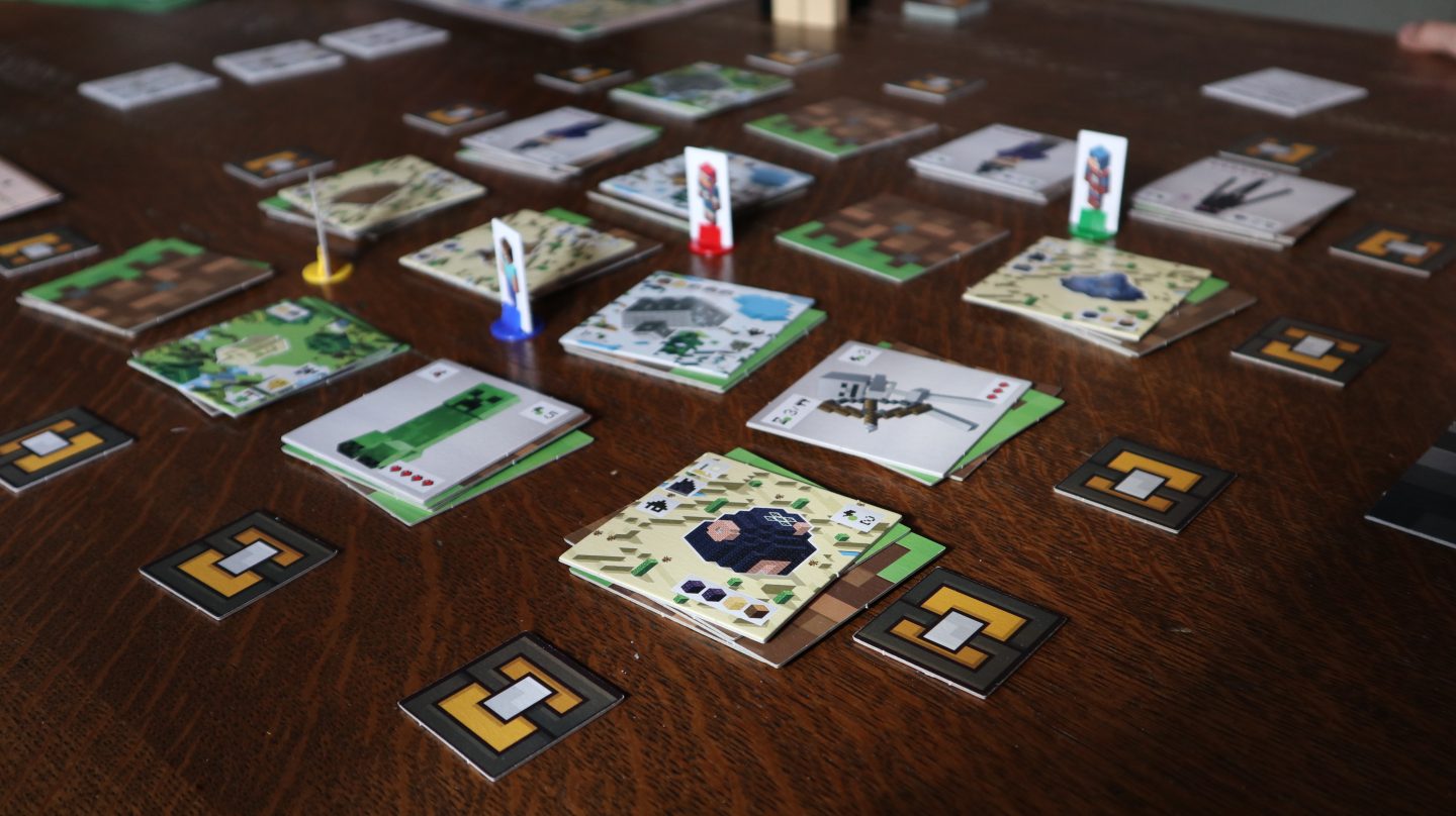 Minecraft becomes a board game, and the results are faithful, fantastic ...