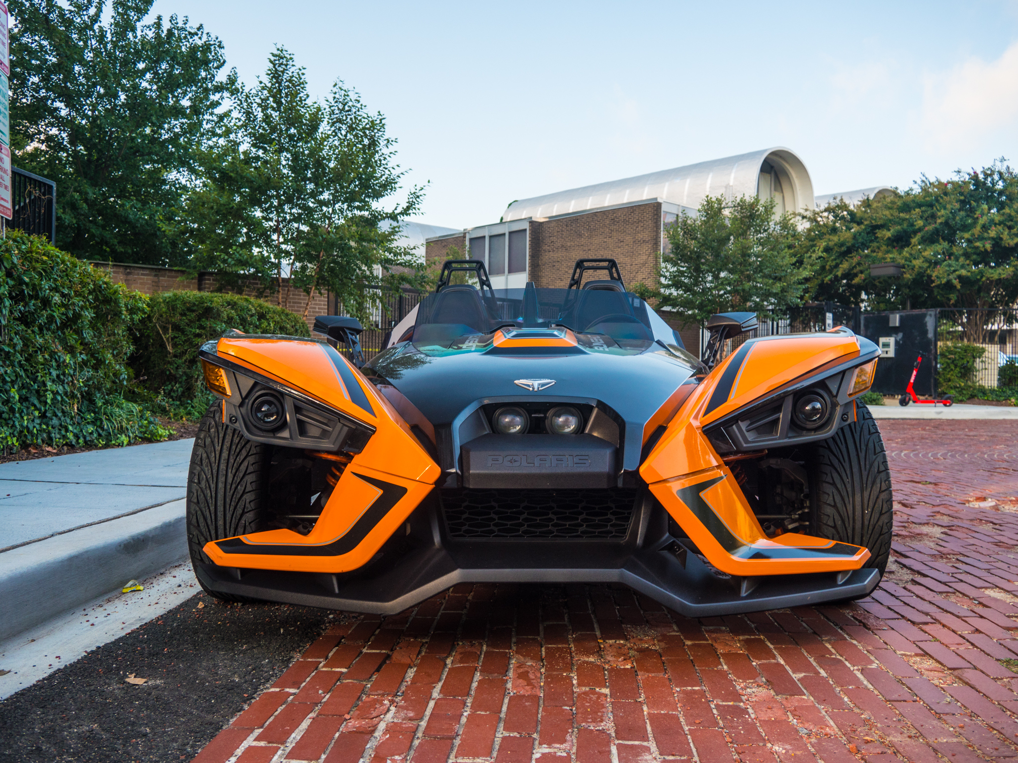 The Polaris Slingshot three-wheeler is not for shrinking violets - Ars ...