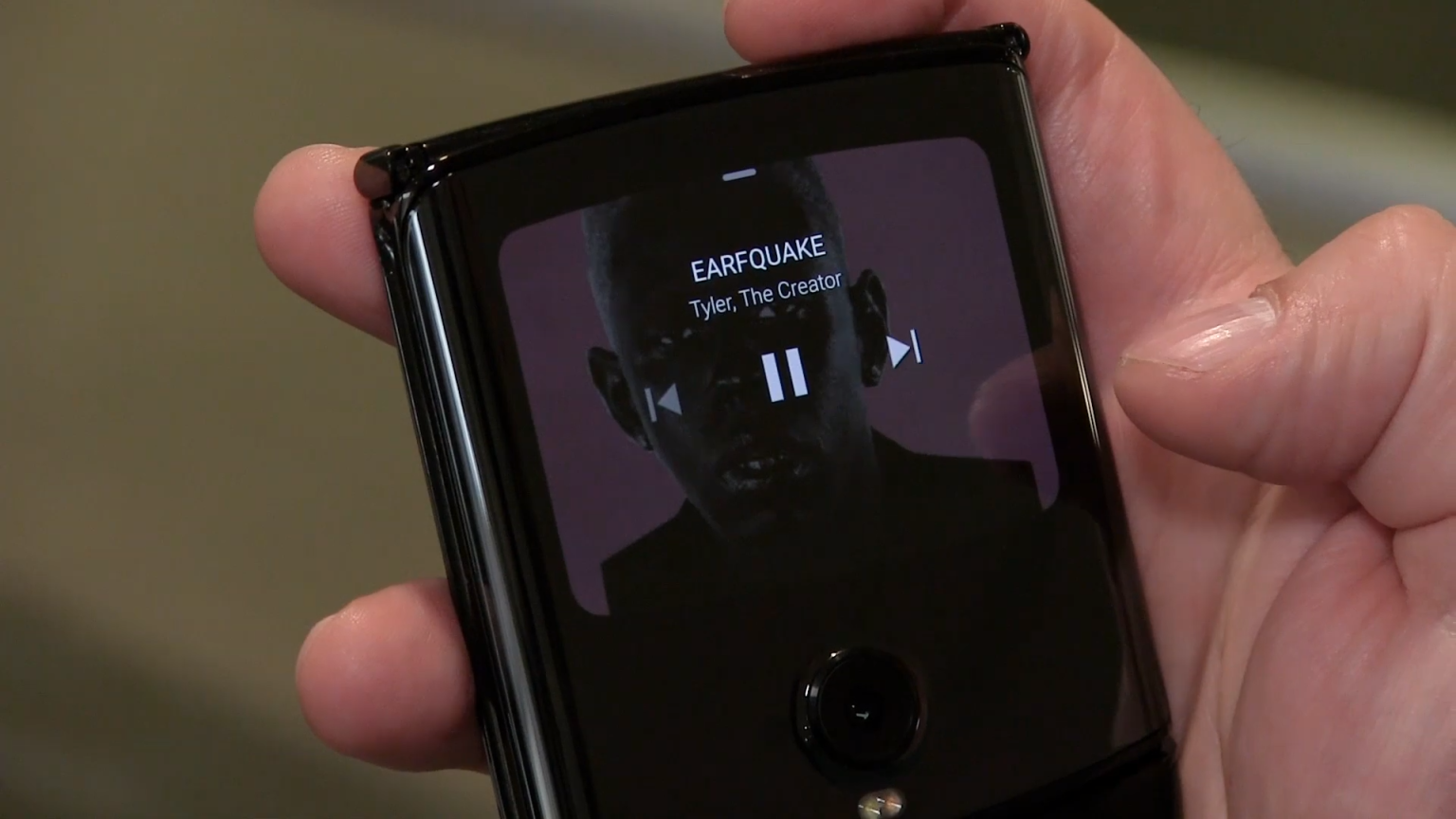 The new Moto Razr is official: A foldable smartphone with no display ...