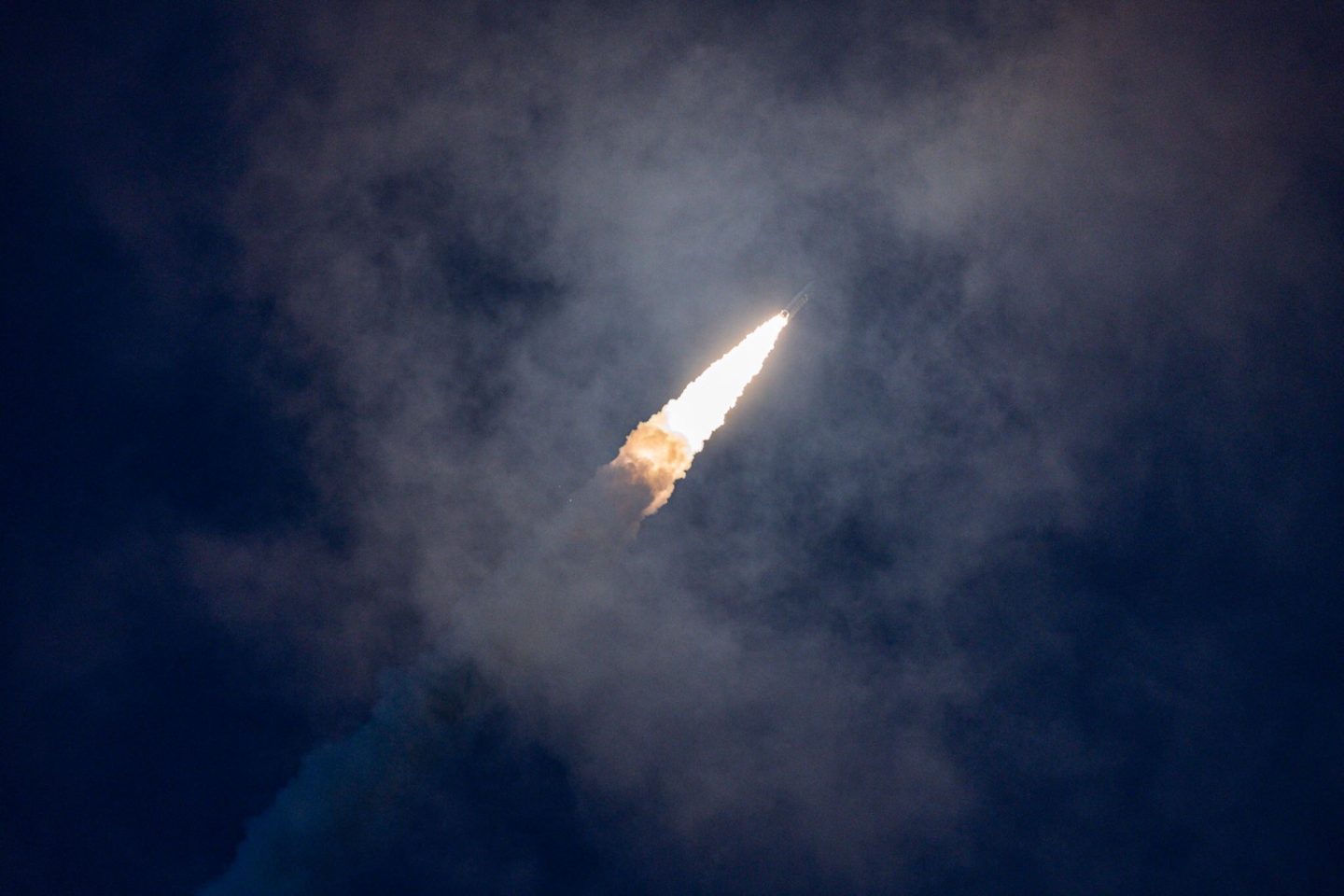 An Ariane rocket launches for the 250th time—the views were jawdropping ...