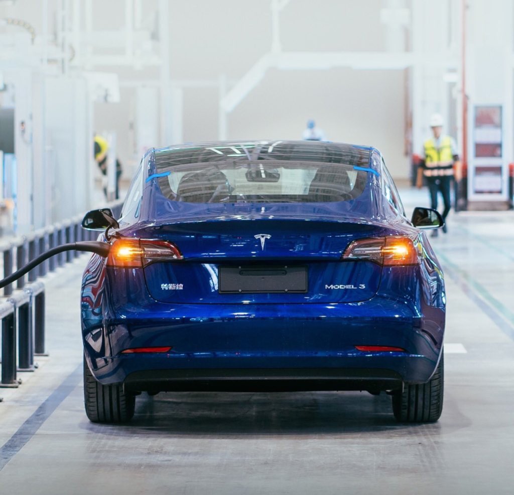 Tesla shows off Chinese-made Model 3s ahead of Shanghai factory start ...
