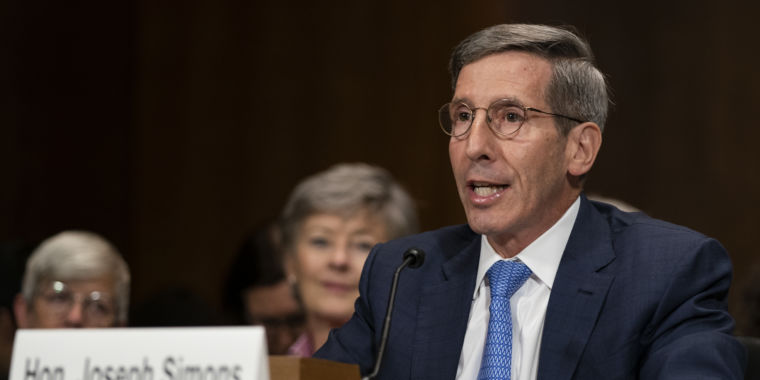 FTC head asks Congress for real privacy laws he can enforce | Ars Technica