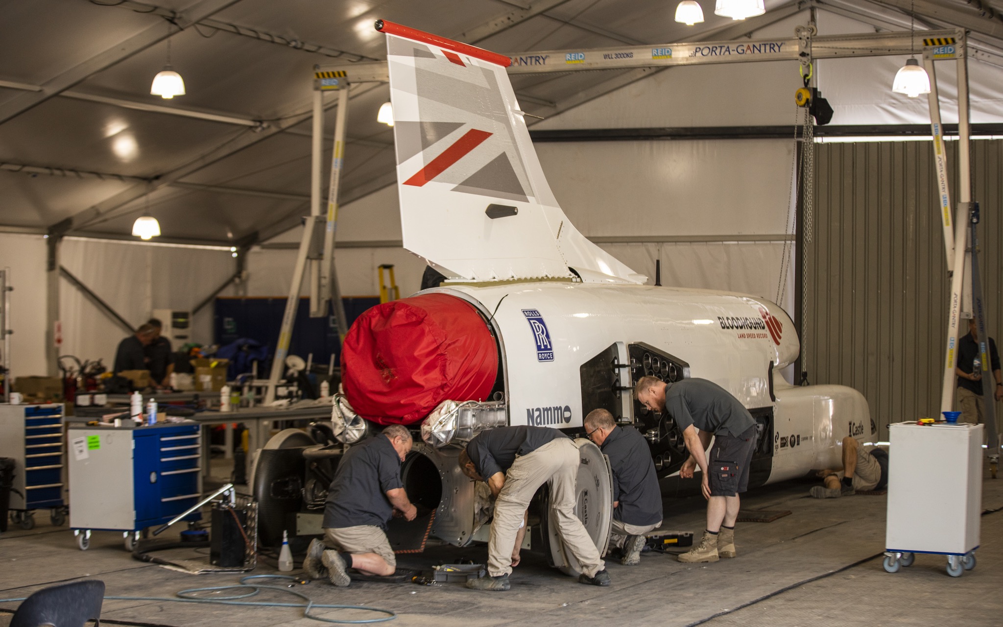 Land-speed car begins testing, beats 500mph with just one engine - Ars ...