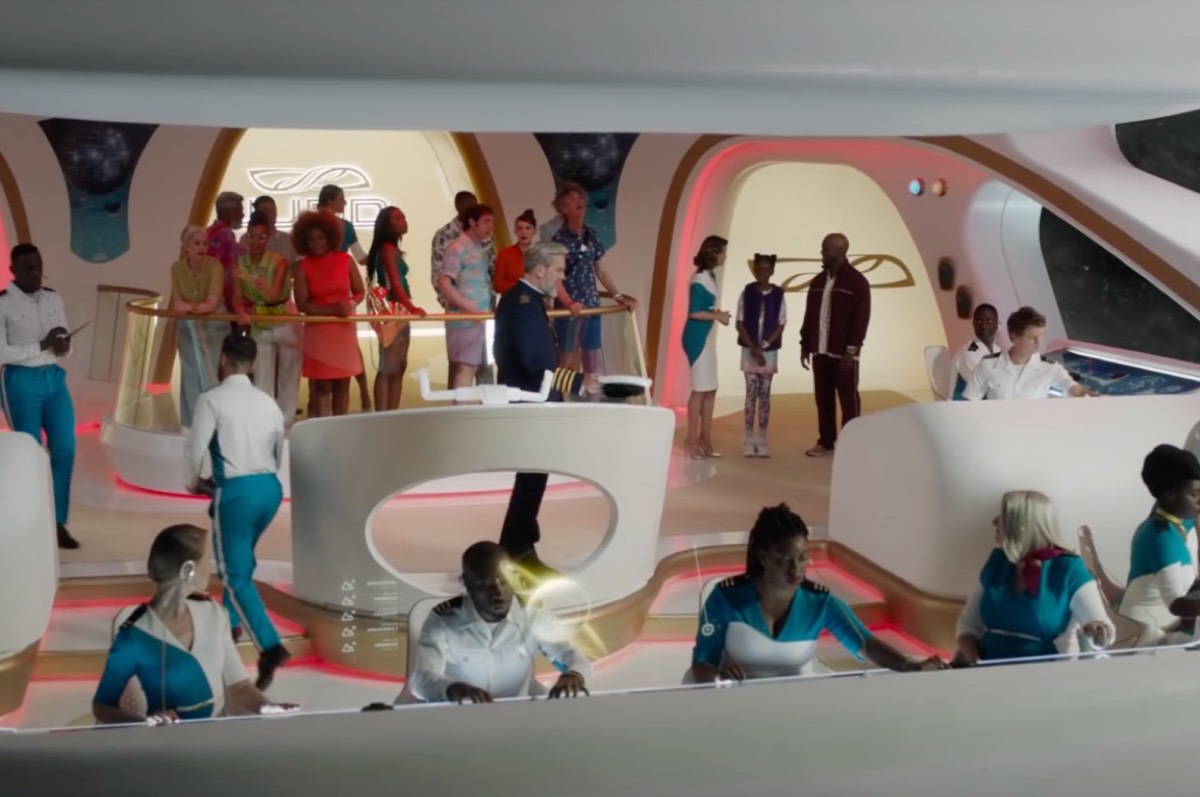 Hugh Laurie captains a sinking space cruise ship in teaser for Avenue 5 ...