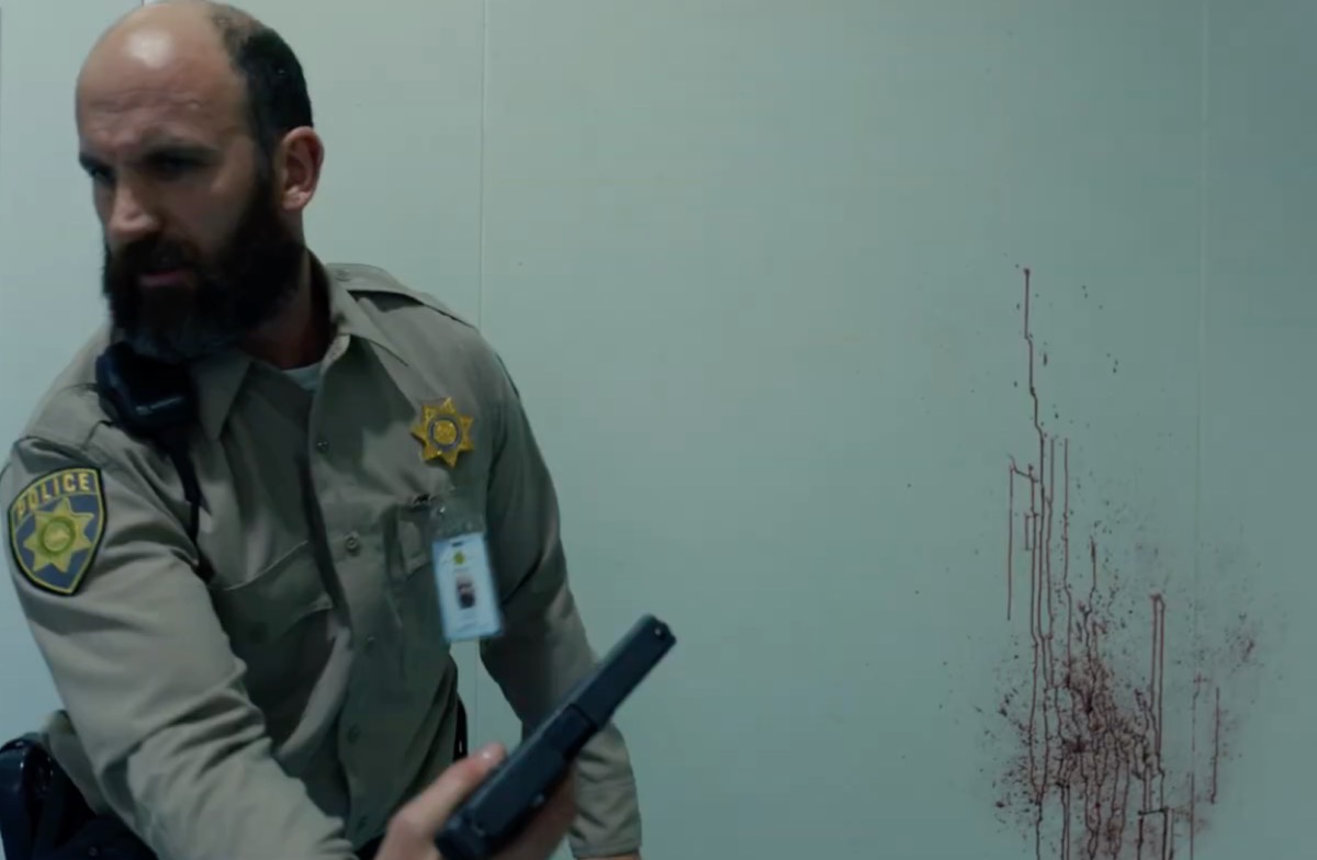 Elisabeth Moss gets the gaslighting treatment in Invisible Man trailer ...