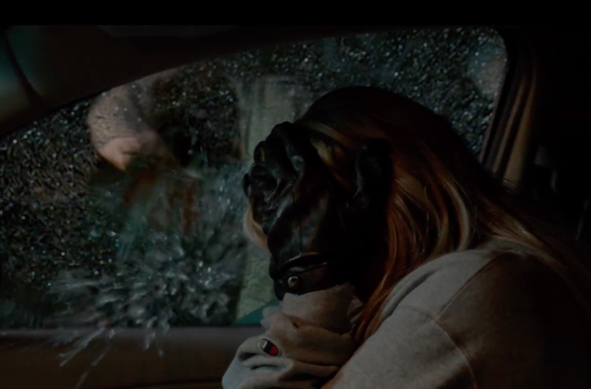 Elisabeth Moss gets the gaslighting treatment in Invisible Man trailer ...