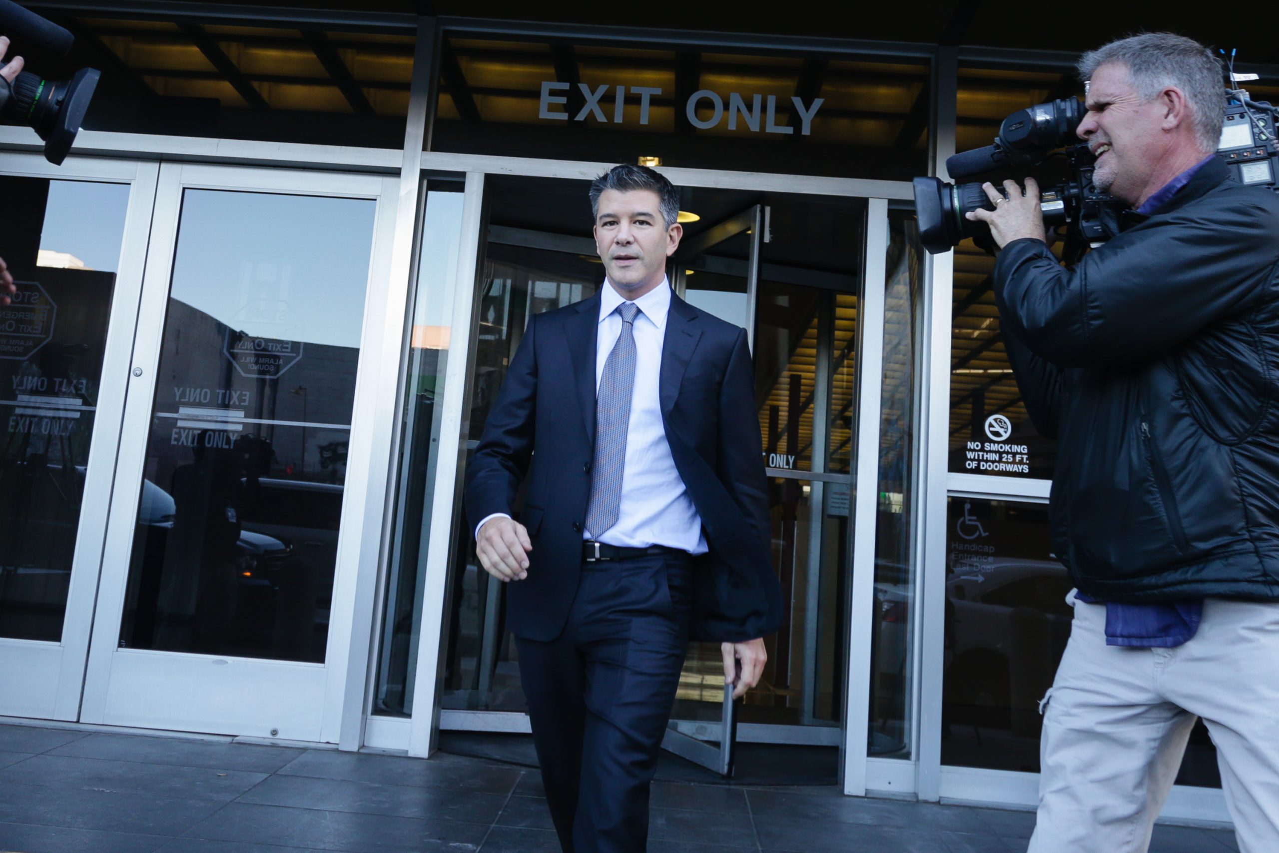 Travis Kalanick quits Uber’s board, sells off all his Uber stock - Ars ...