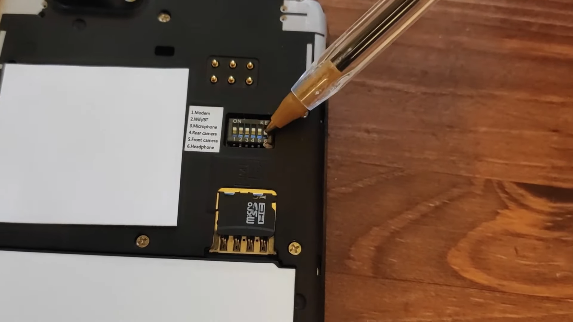 The PinePhone starts shipping—a Linux-powered smartphone for $150 - Ars ...