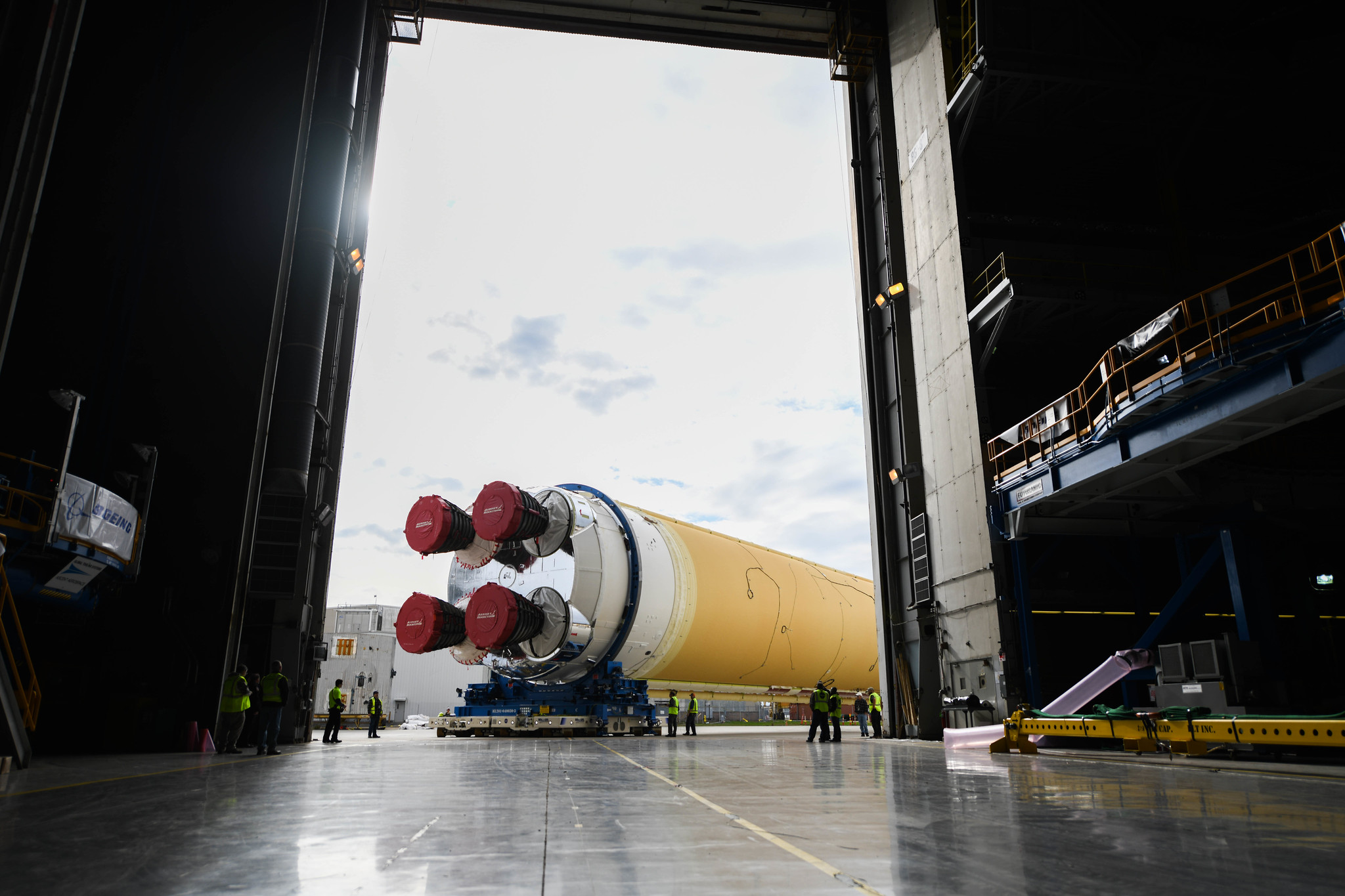 Boeing finally completes SLS core stage, packs it for Mississippi tests ...