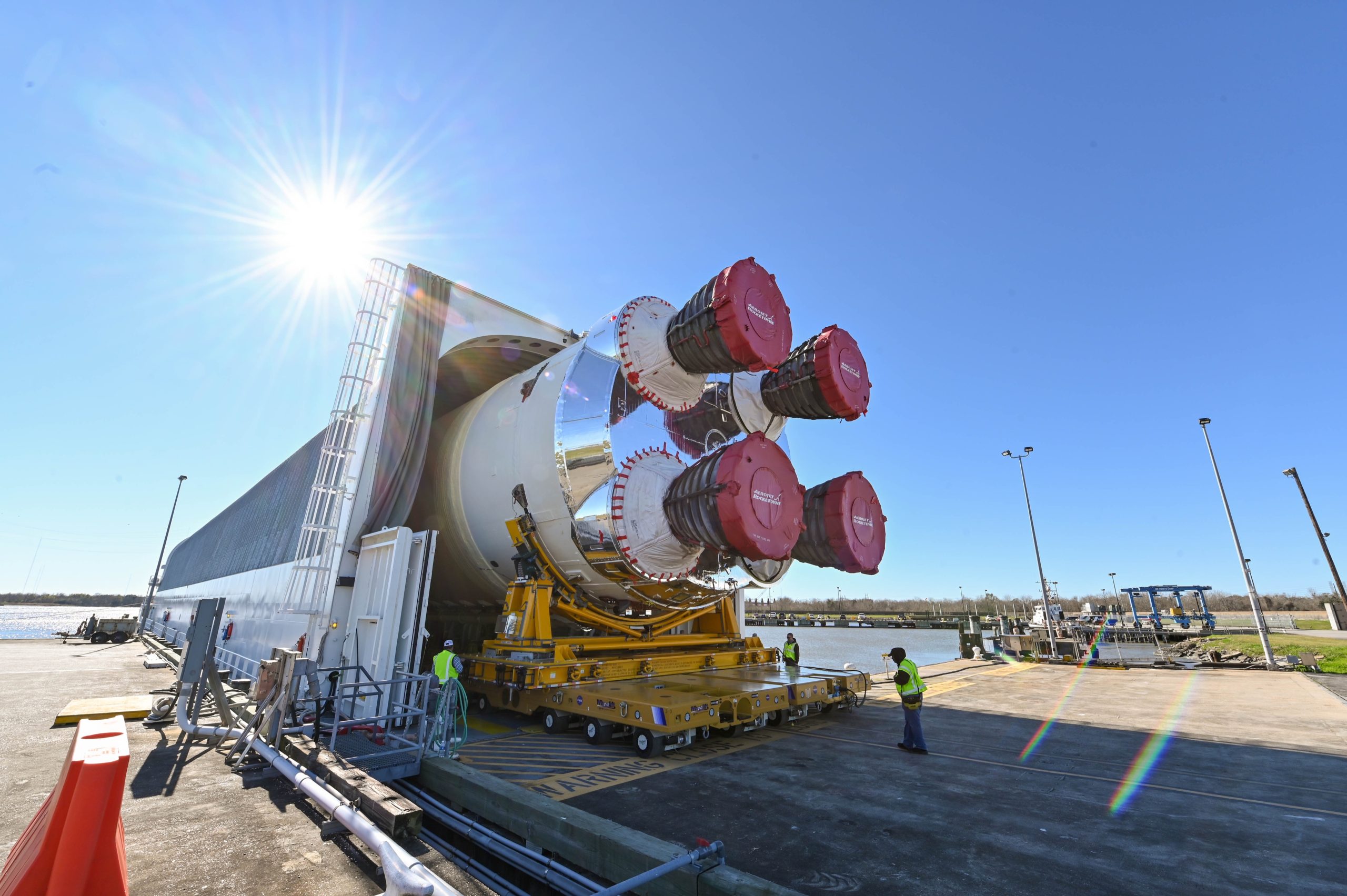 Boeing finally completes SLS core stage, packs it for Mississippi tests ...