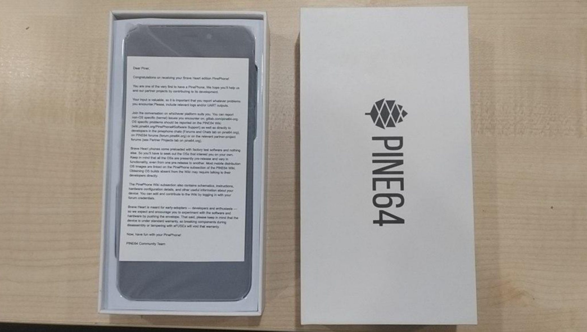 The PinePhone starts shipping—a Linux-powered smartphone for $150 - Ars ...