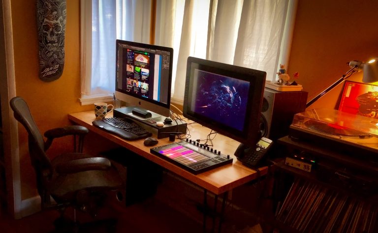 The tools and tricks that let Ars Technica function without a physical ...