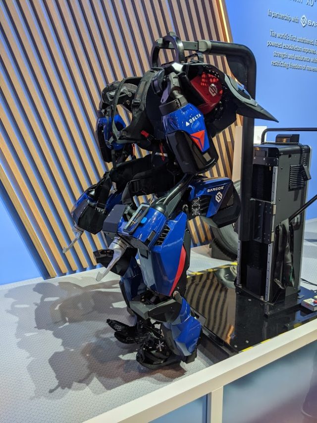 Sarcos offers fully mobile, insanely strong industrial exoskeletons ...