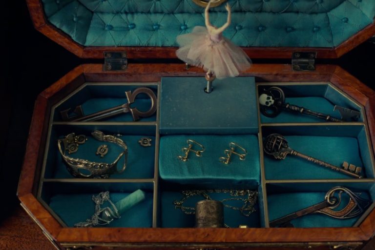 Locke and Key is finally coming to Netflix with an appropriately spooky ...