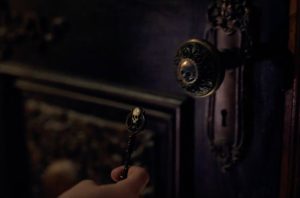 Locke and Key is finally coming to Netflix with an appropriately spooky ...