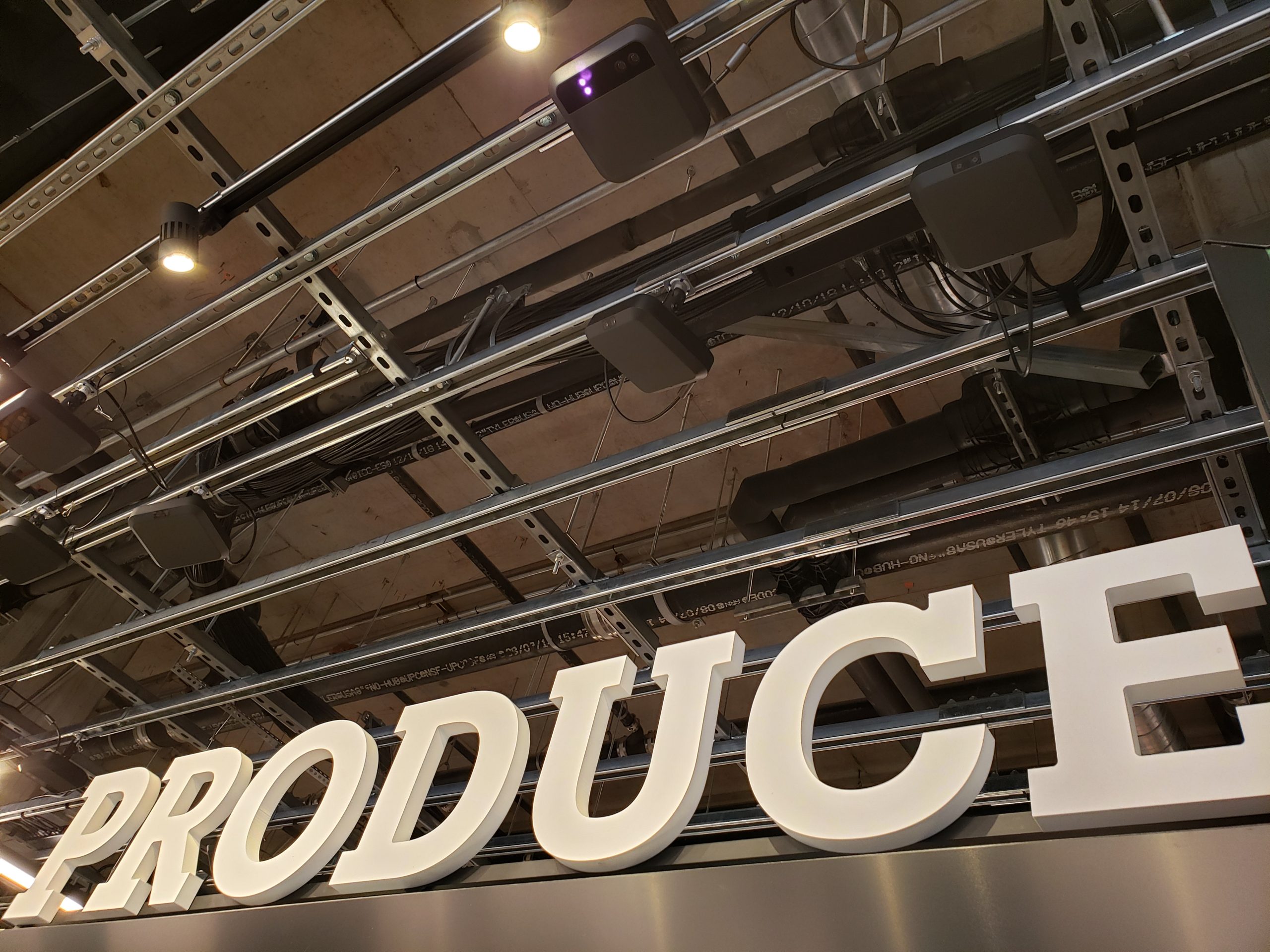 Amazon made a bigger camera-spying store—so we tried to steal its fruit ...