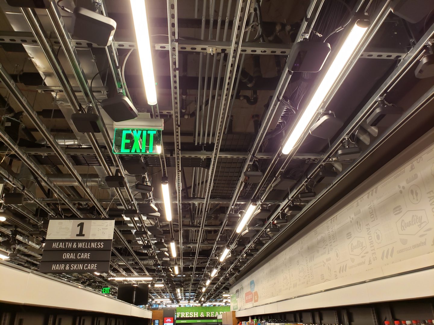 Amazon made a bigger camera-spying store—so we tried to steal its fruit ...