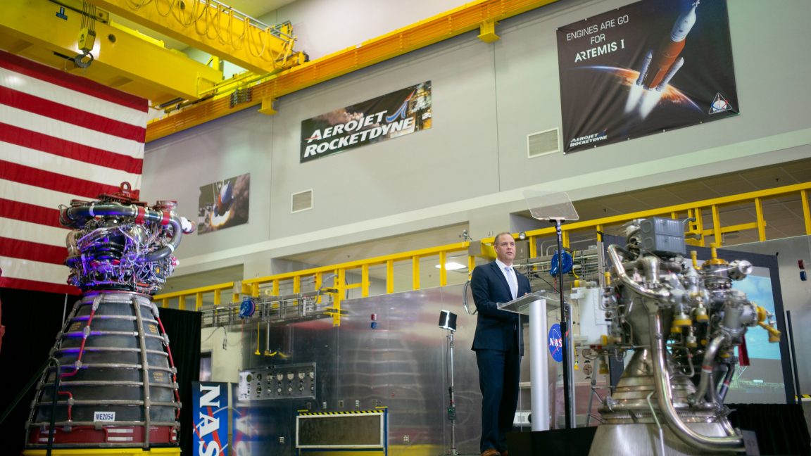 NASA puts a price on a 2024 Moon landing—$35 billion - Ars Technica