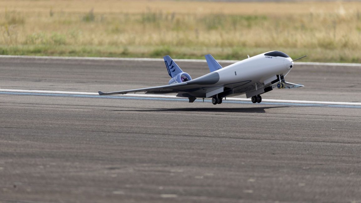 Airbus shows off MAVERIC, an unusual aircraft to test blended wing ...